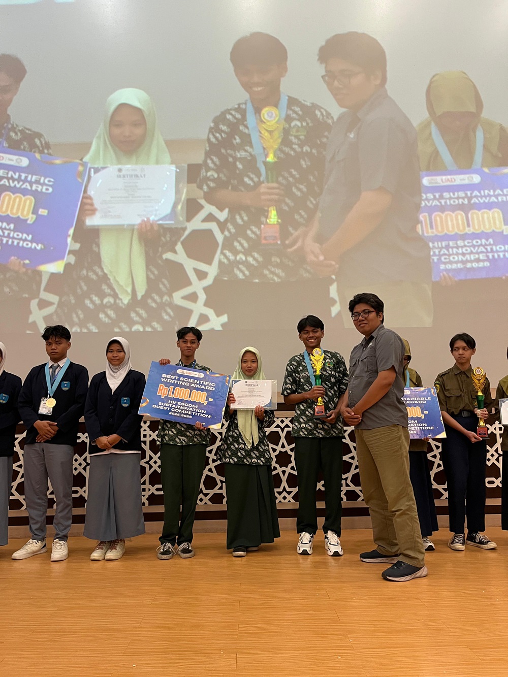 Kantongi Golden Ticket, Tim Aerocycle Riset MAN 3 Sleman Raih Gold ...