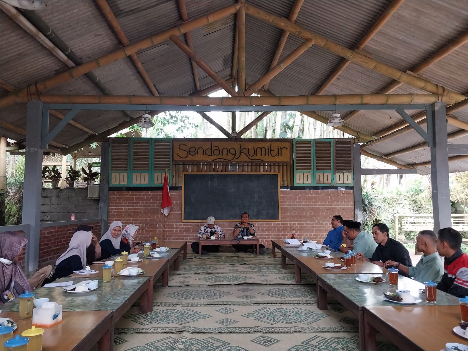 Wajah Depan Madrasah: Pegawai Tata Usaha MAN 5 Sleman Perkuat Sinergi ...