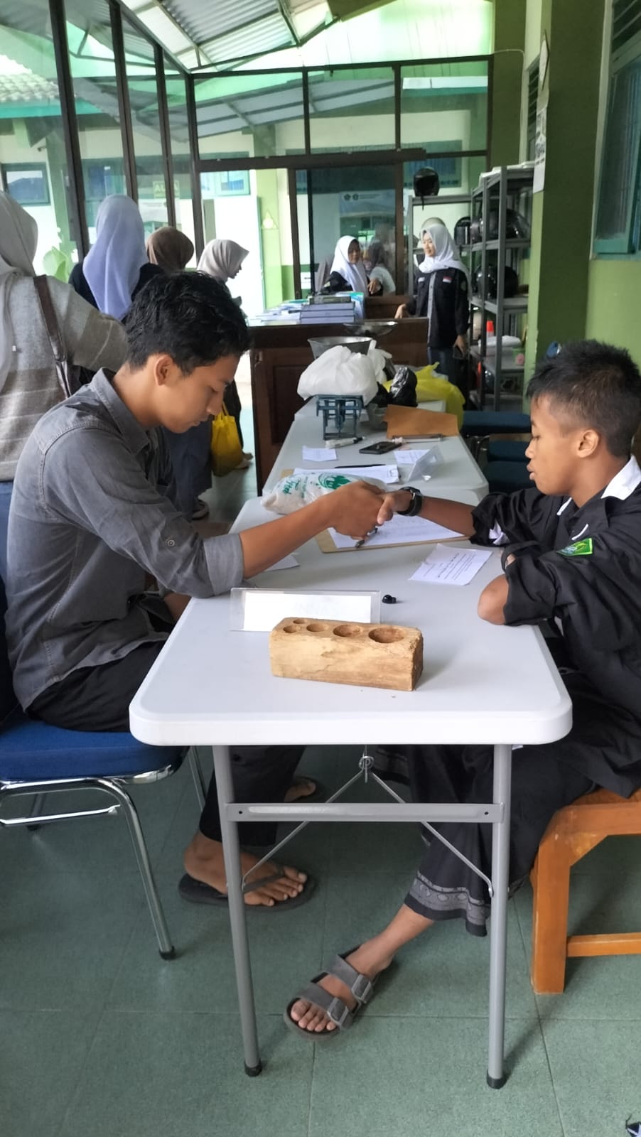 MAN 5 Sleman Mulai Salurkan Kewajiban: Pengumpulan Zakat Fitrah 1447 H ...